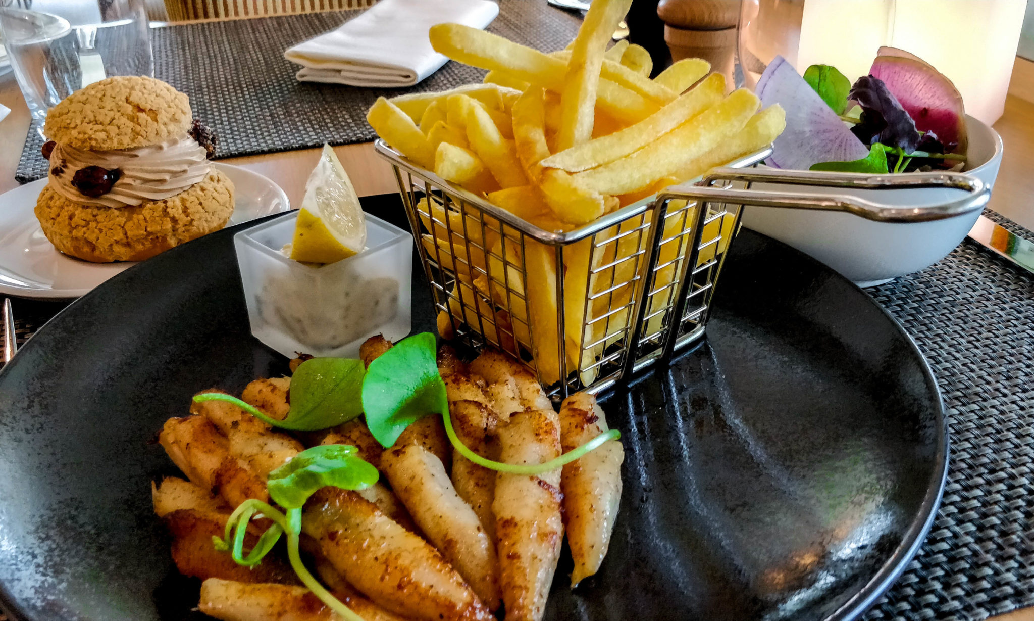 FIlets de Perche - Menu Perches tout compris 37CHF - Terrasse à Genève